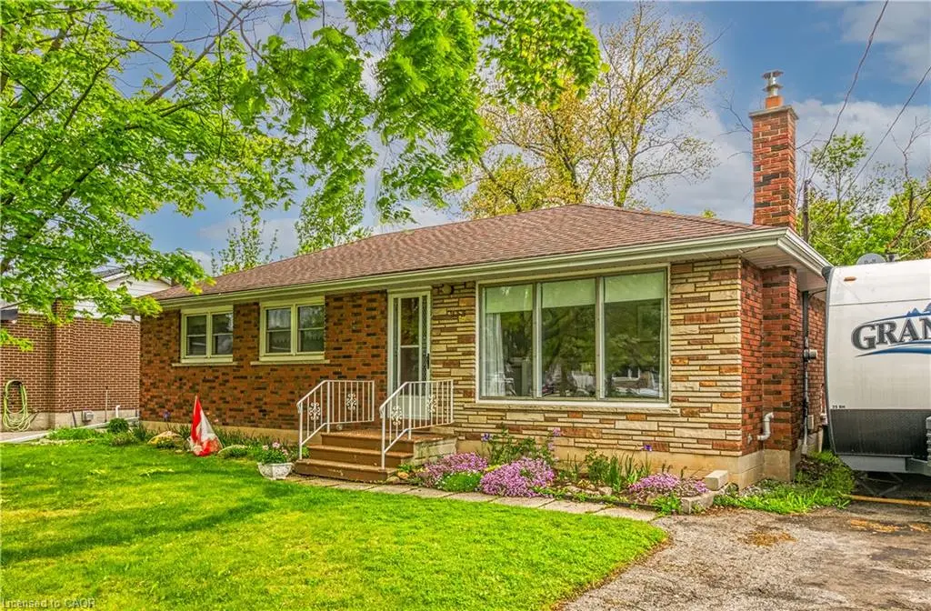 233 Helena Avenue, Stoney Creek, Ontario L8E5K1 Sold History | HouseSigma