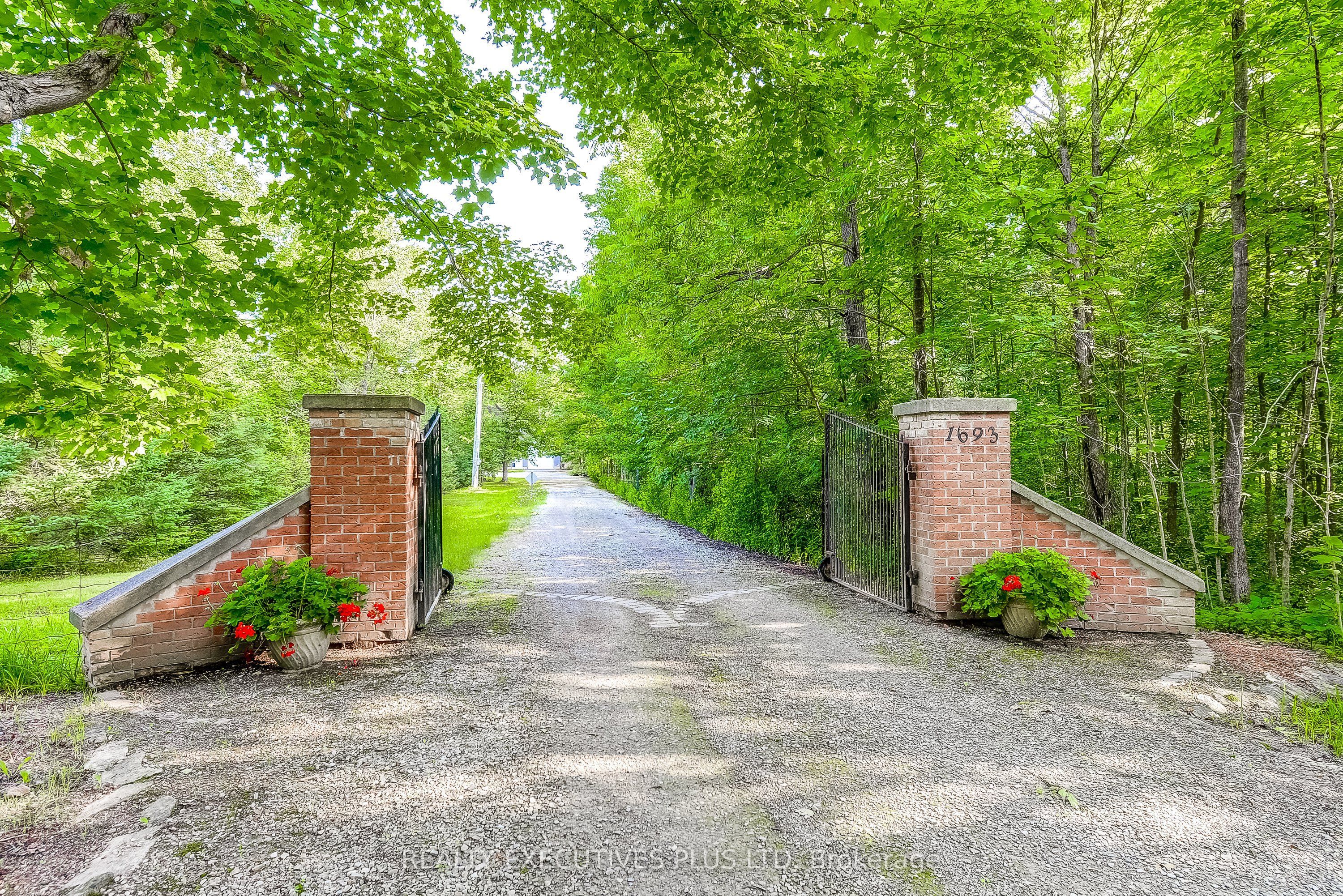 1693 5th Concession Rd W, Hamilton, Ontario N0B1L0 Sold History ...